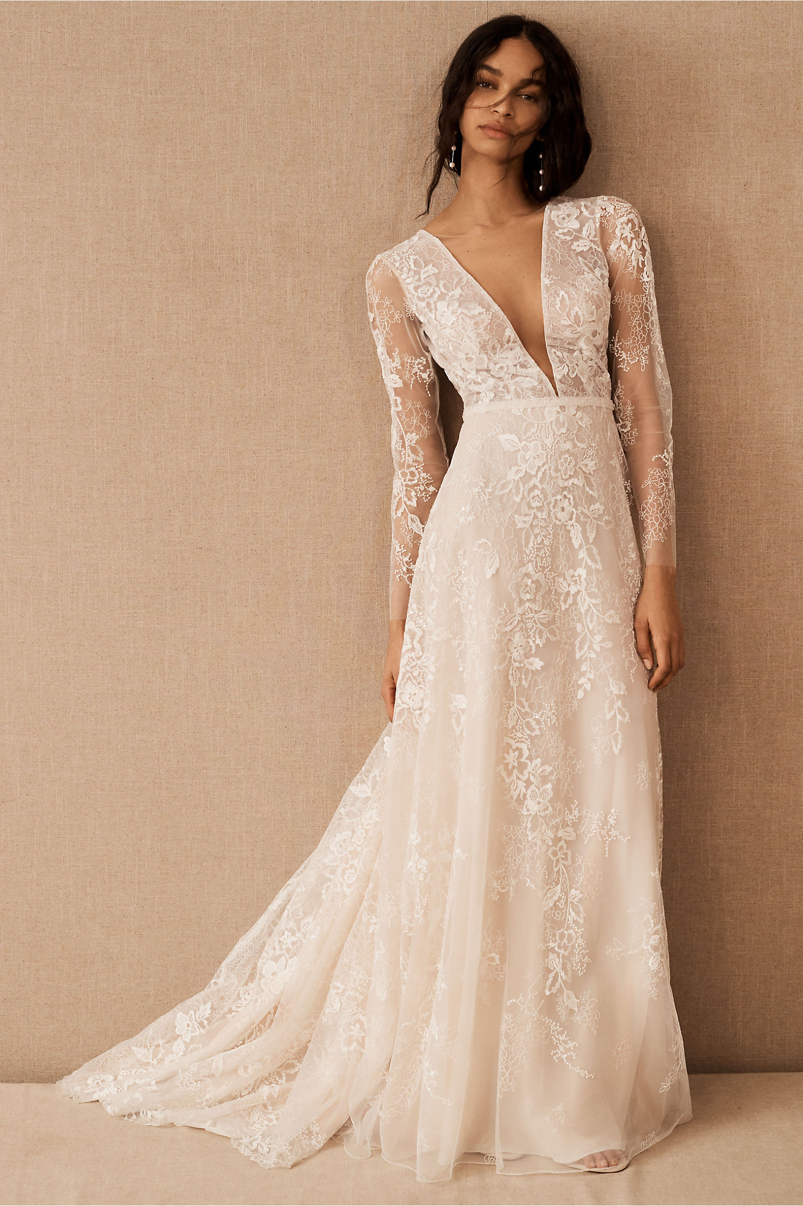 37 Lace Wedding Dresses For a Romantic Bridal Look