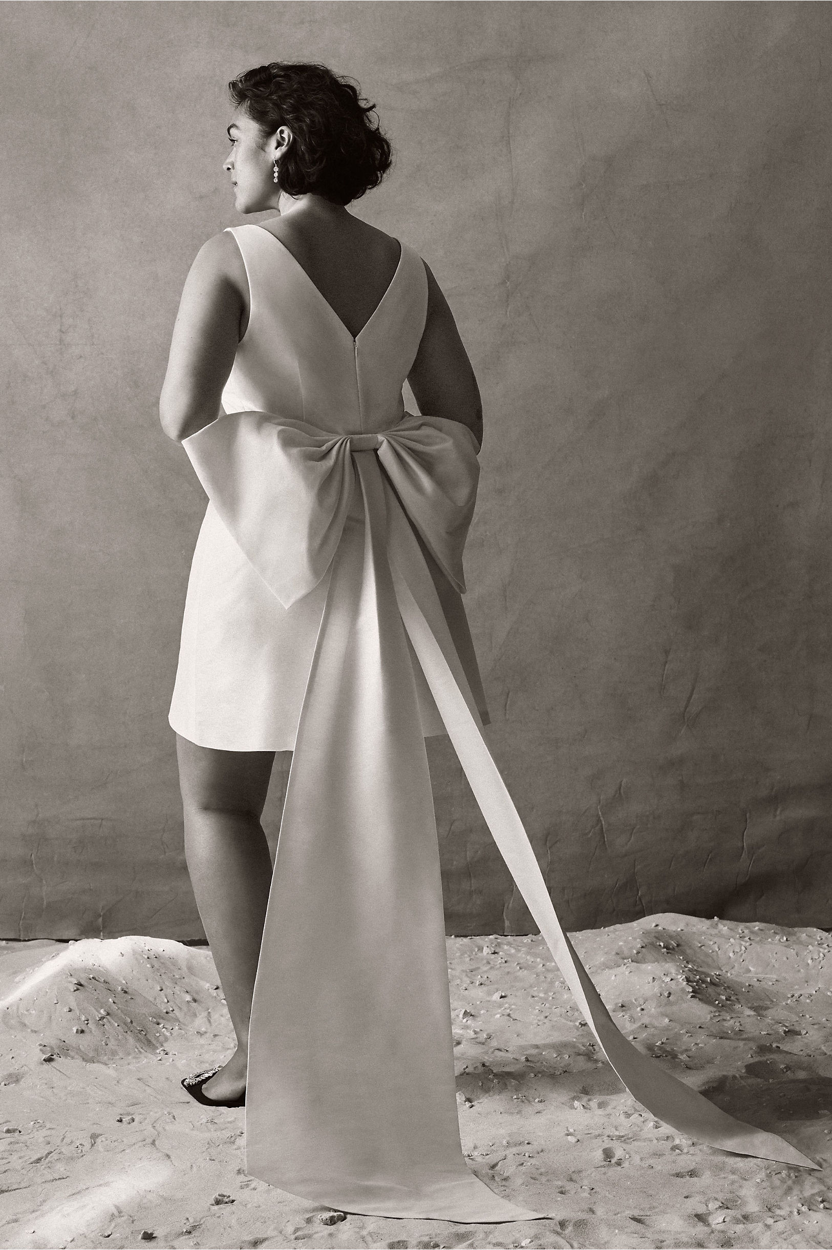 41 Courthouse Wedding Dresses for the Most Chic Wedding Day Look