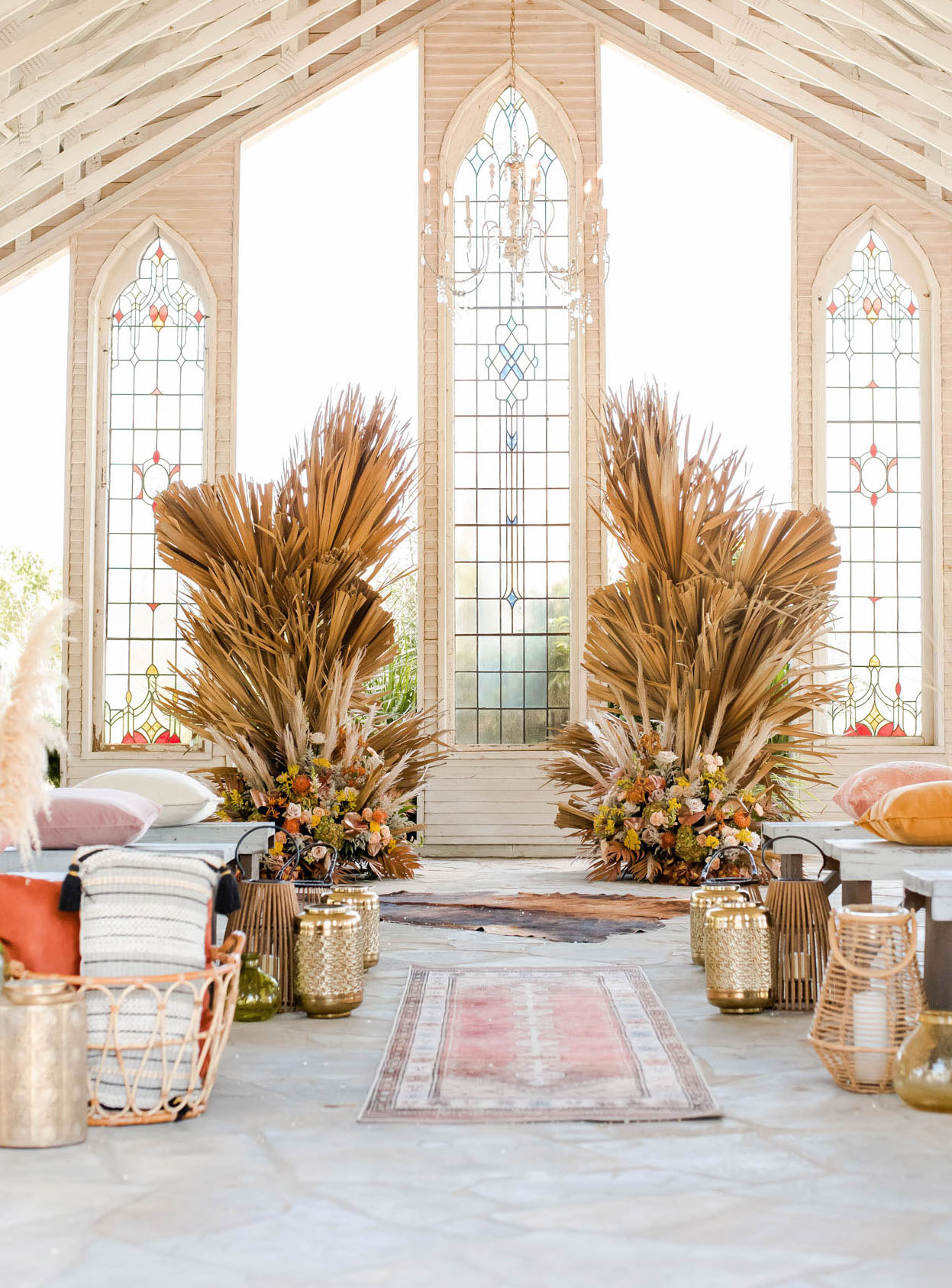 35 Wedding Aisle Decor Ideas We’re Obsessed With