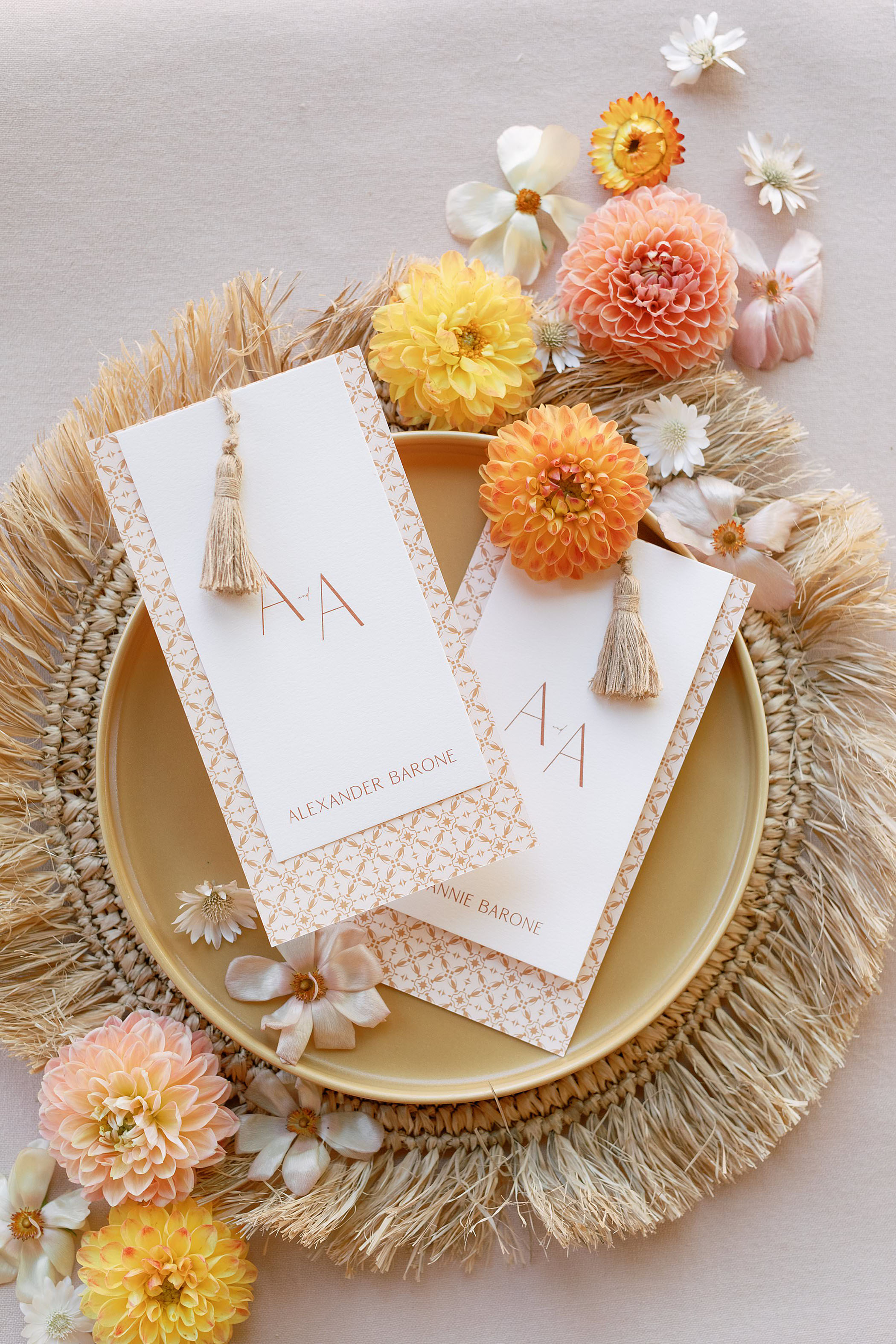 Sunset Colors and Boho Details For This Effortlessly Elegant Santa ...