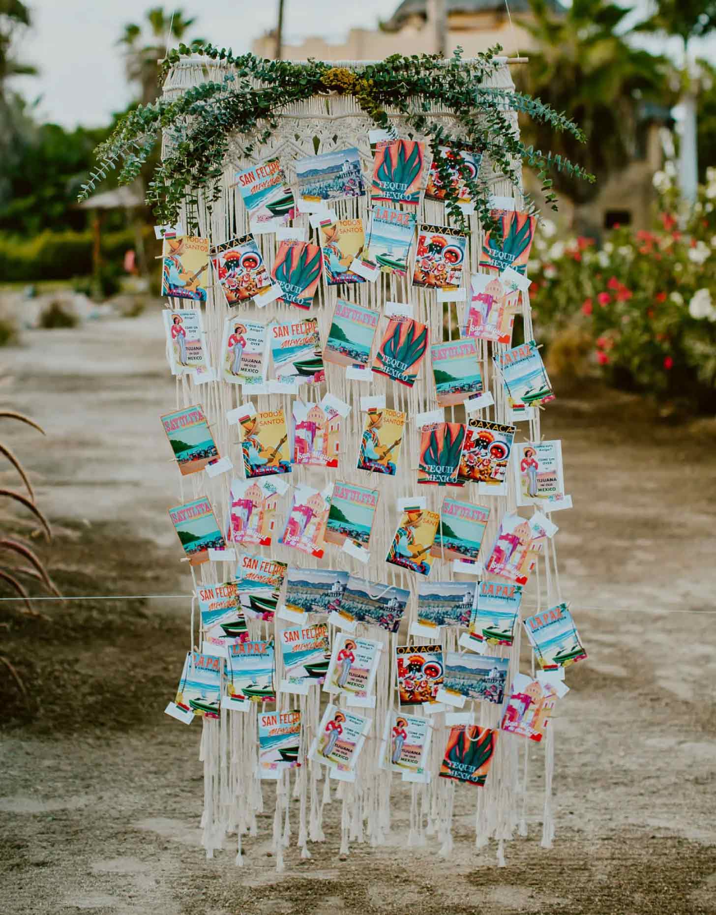 33 Wedding Guest Book Ideas for Every Wedding Style