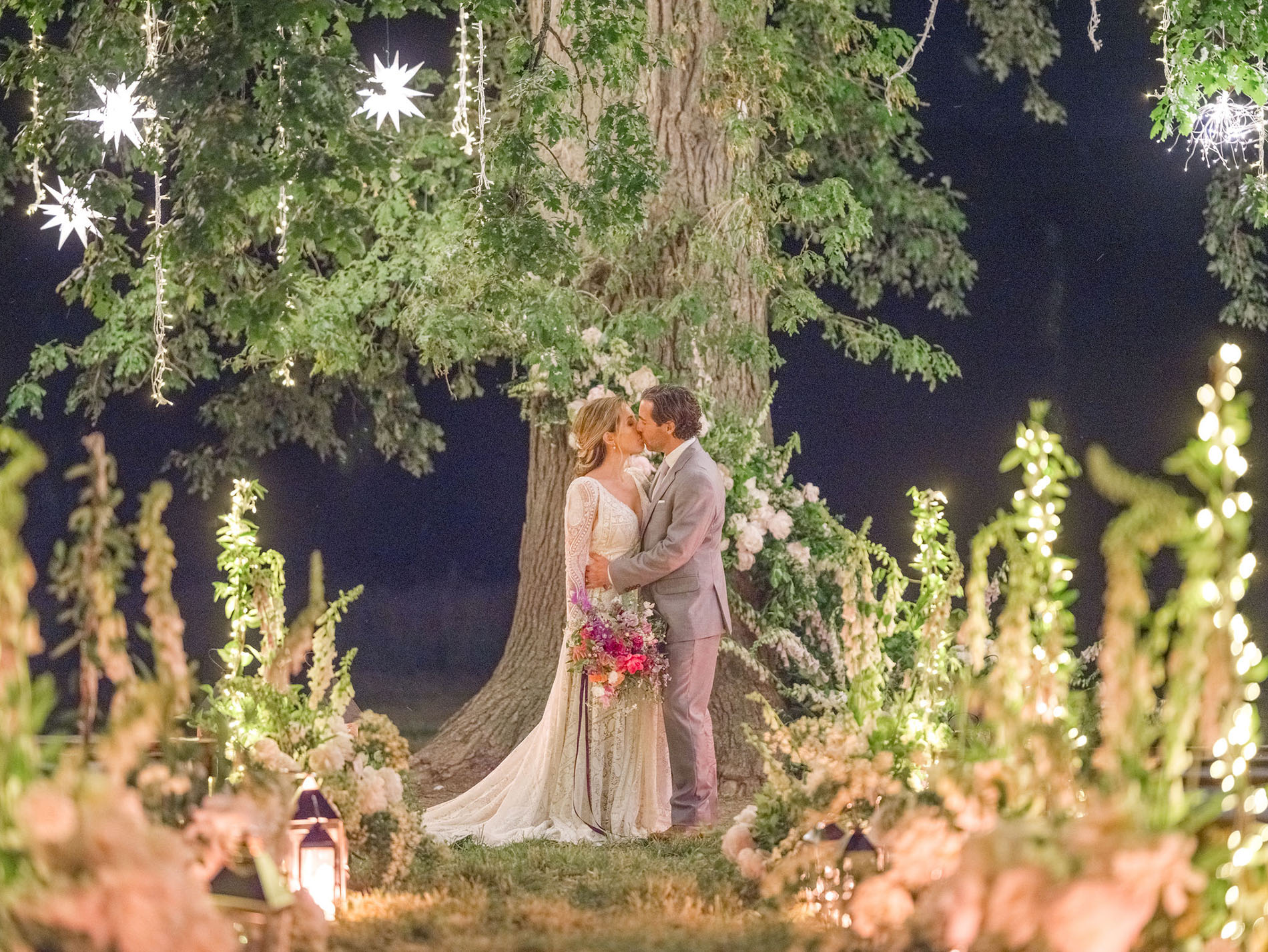 This Couple Rewrote the Typical Wedding Day Timeline To Get Married ...