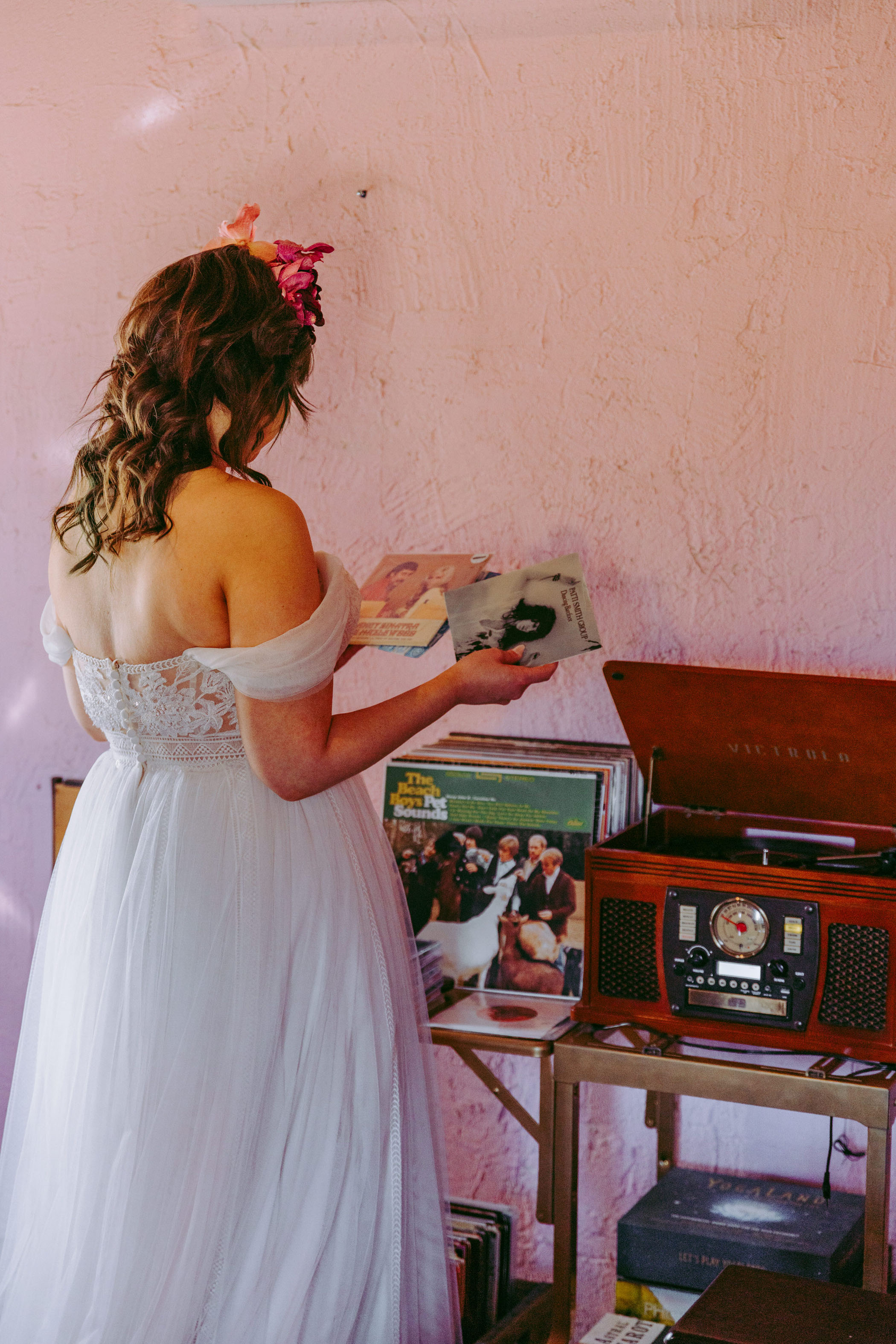 A Dreamy Desert Elopement In Joshua Tree National Park Full Of Romantic ...