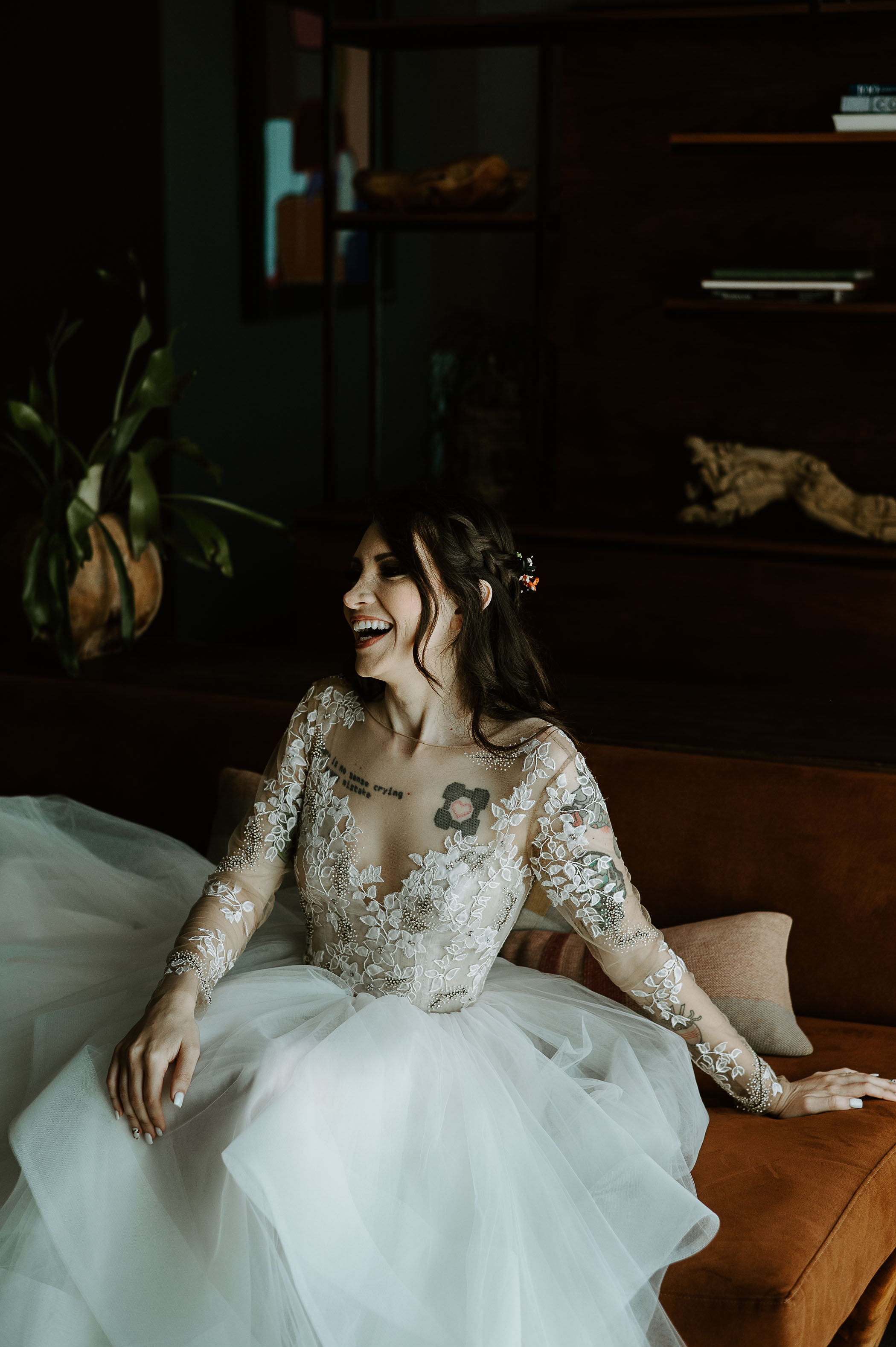 A Vintage-Inspired Wedding In Austin, TX Full Of 70's Vibes + Retro ...
