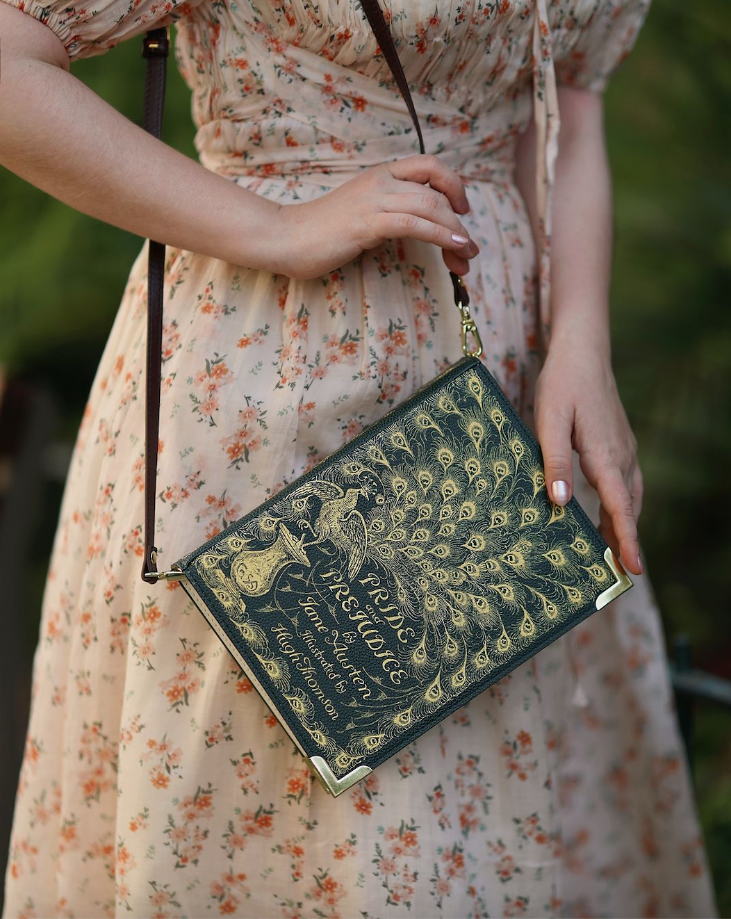 56 Best Gifts for Book Lovers + Avid Readers They’ll Actually Love