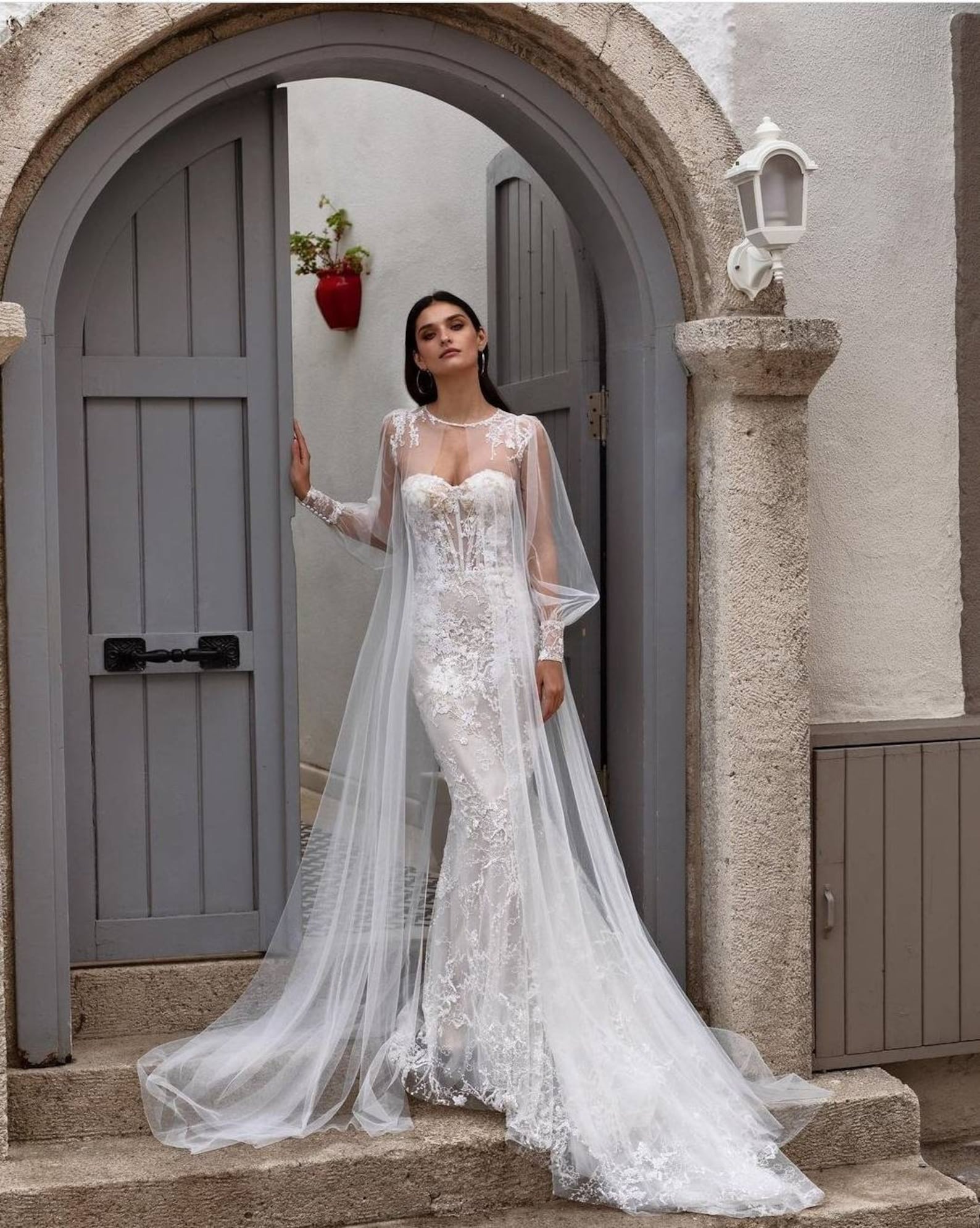31 Bridal Cape and Wedding Capelet Designs for a Dreamy Look