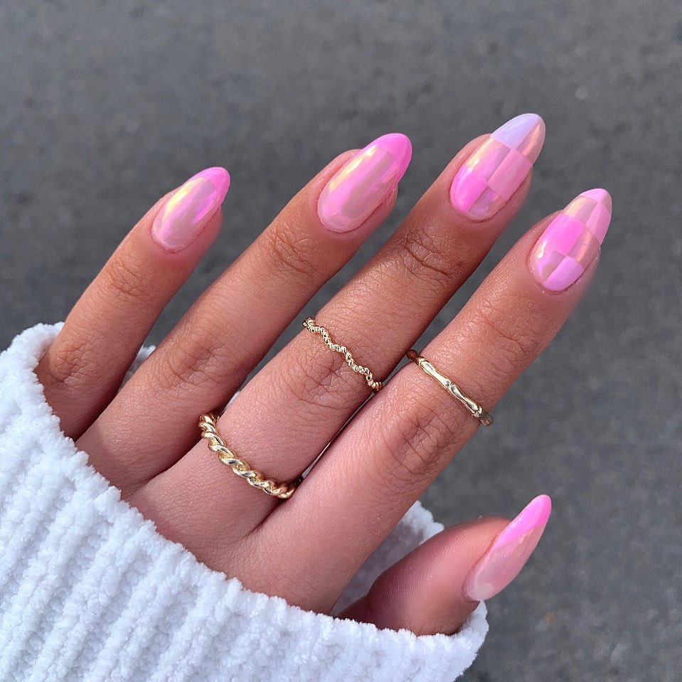 Chrome Nails: 41 Stunning Designs & Ideas to Try in 2025