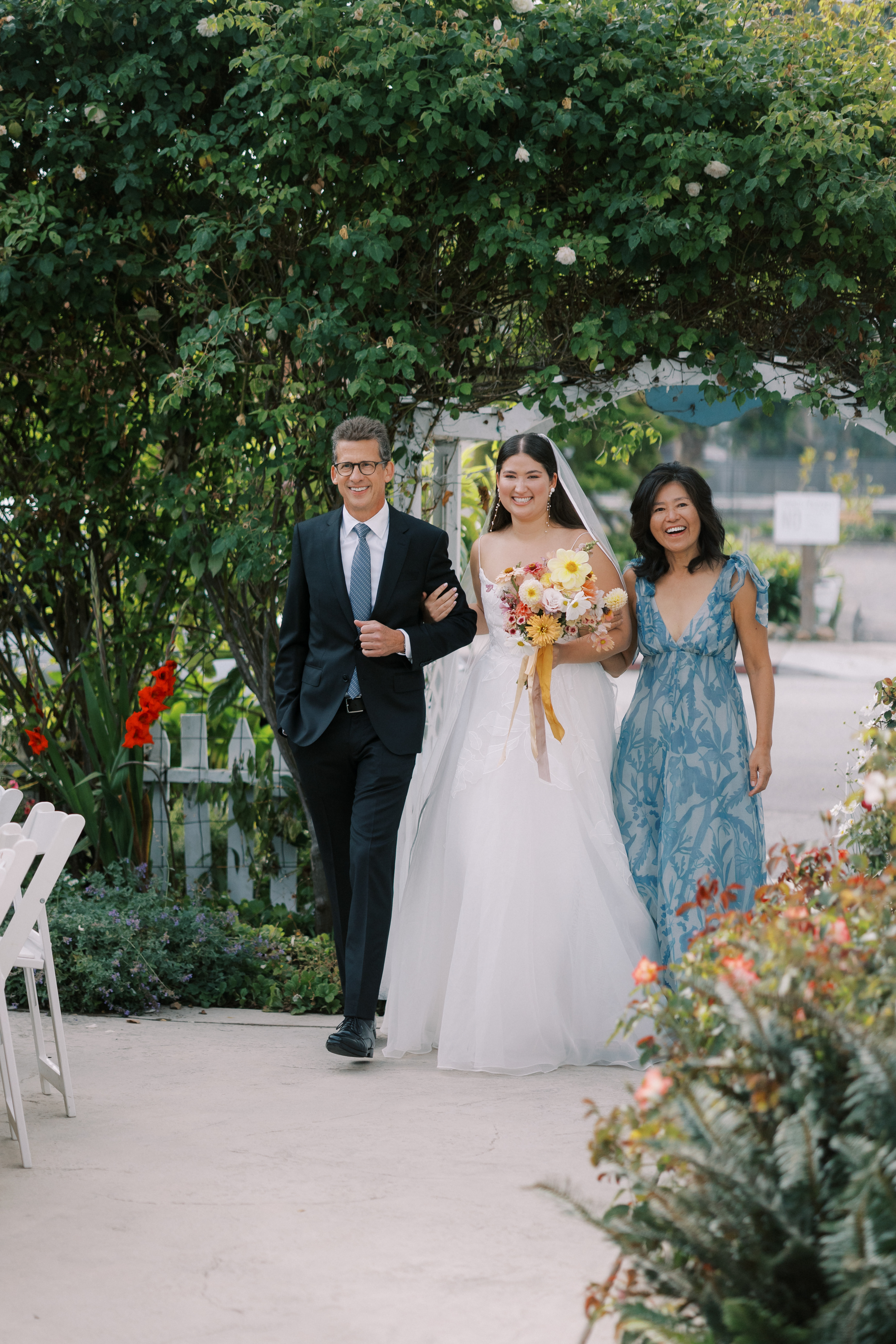 33 Best Mother of the Bride Dresses That Are Not Frumpy