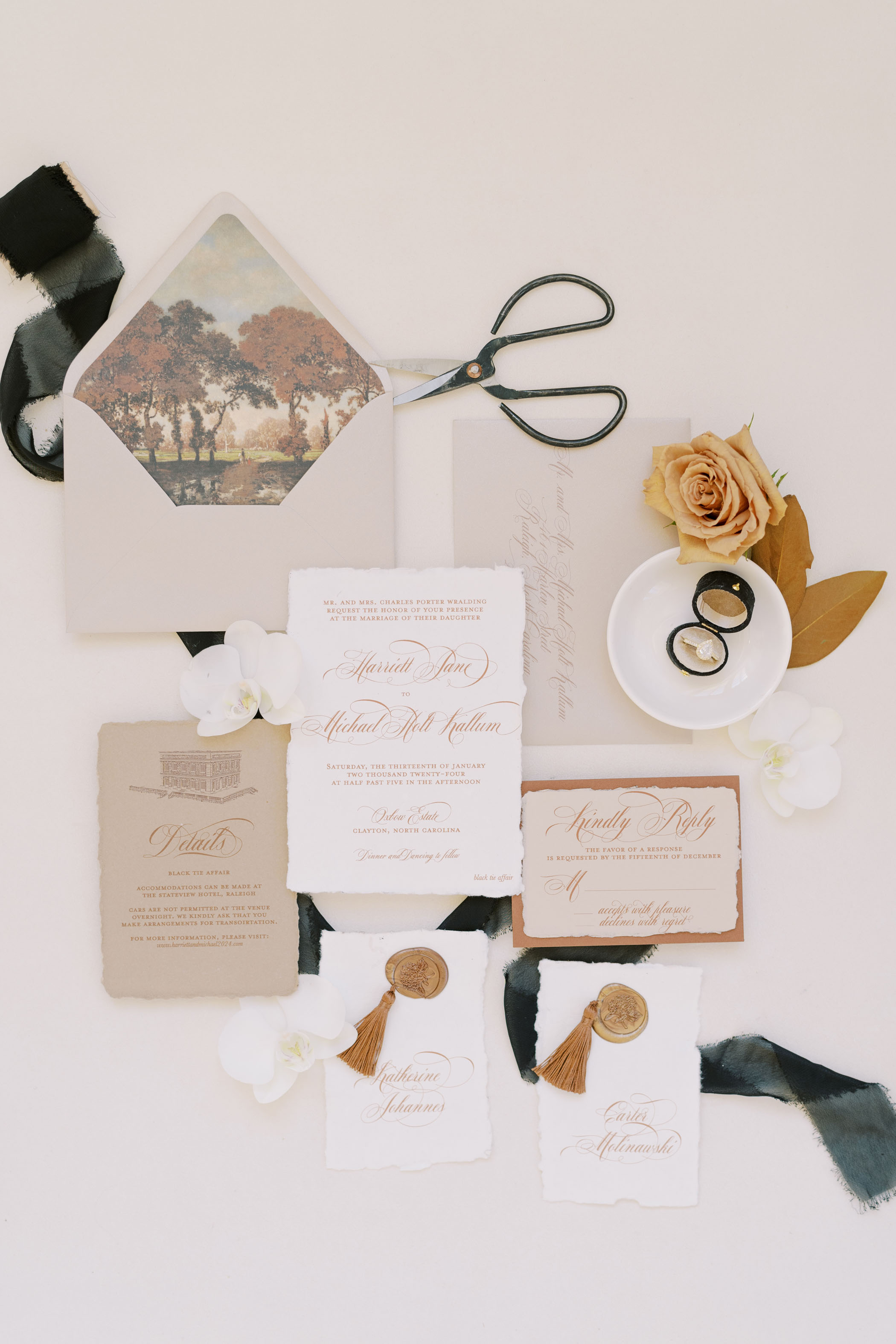 “Antiquity with a Modern Touch” for This Chic + Dreamy Earth Tone ...