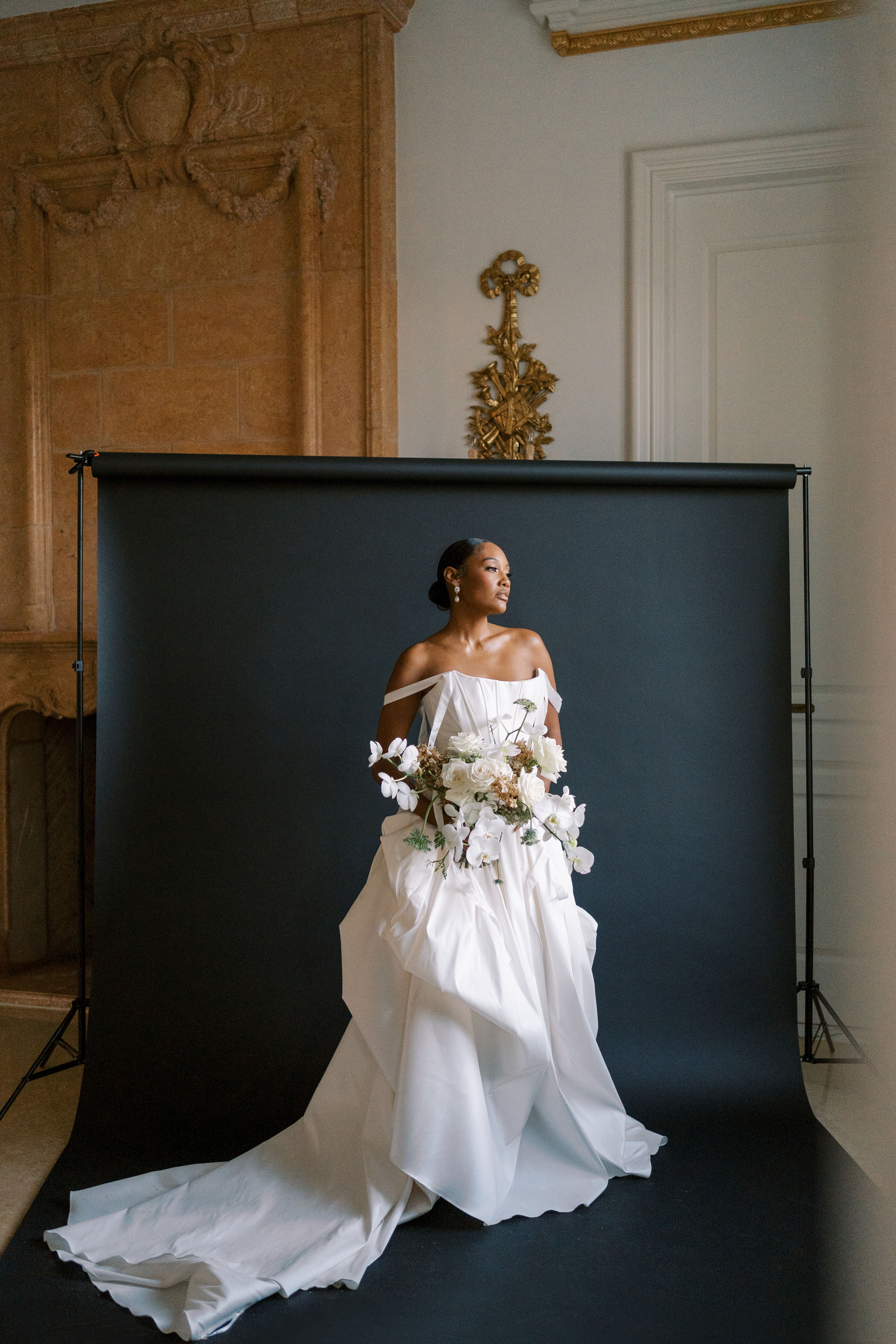 “Antiquity with a Modern Touch” for This Chic + Dreamy Earth Tone ...