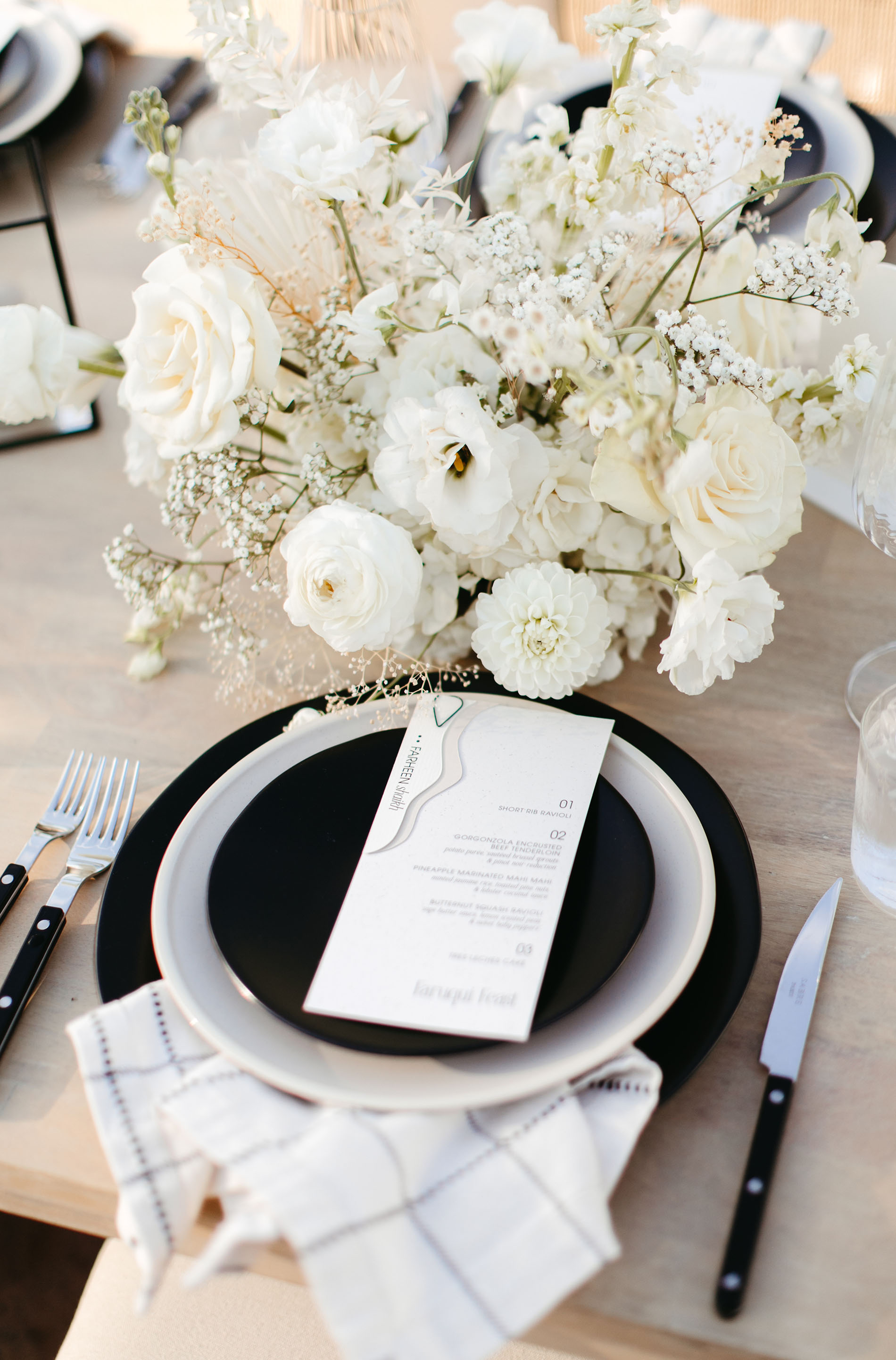 How Many Plates Do You Need for Your Wedding? A Comprehensive Guide ...