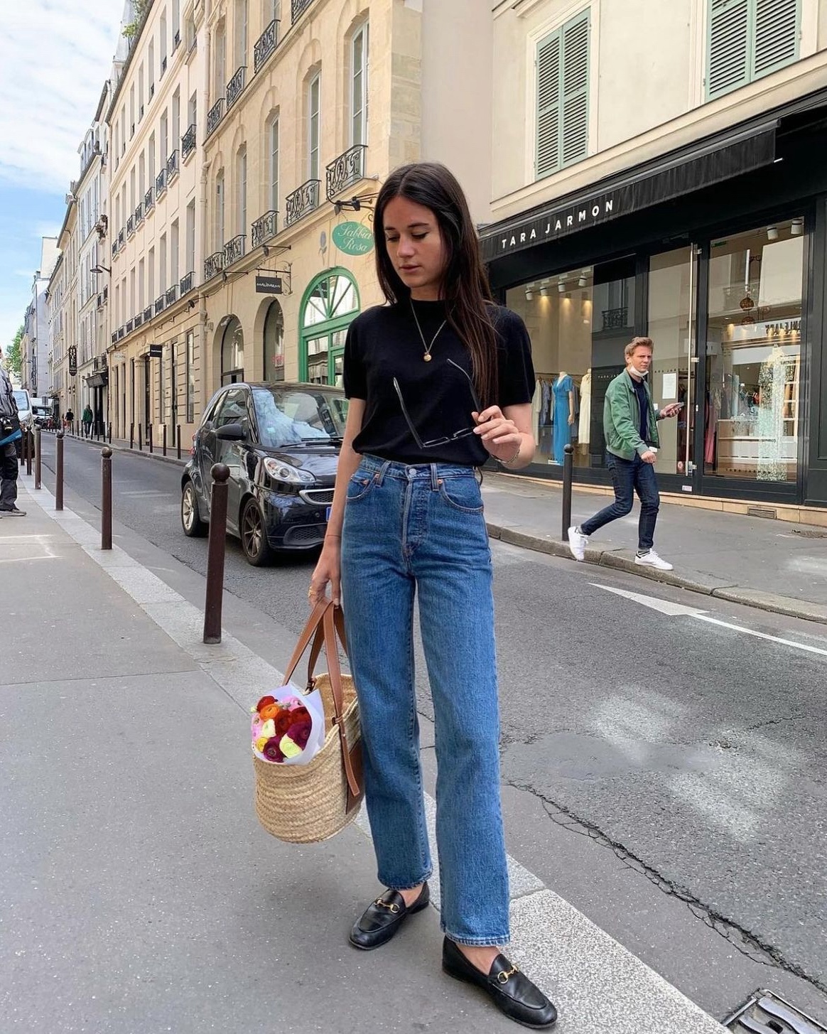 What to Wear in Paris To Not Look Like a Tourist - Parisian Style ...