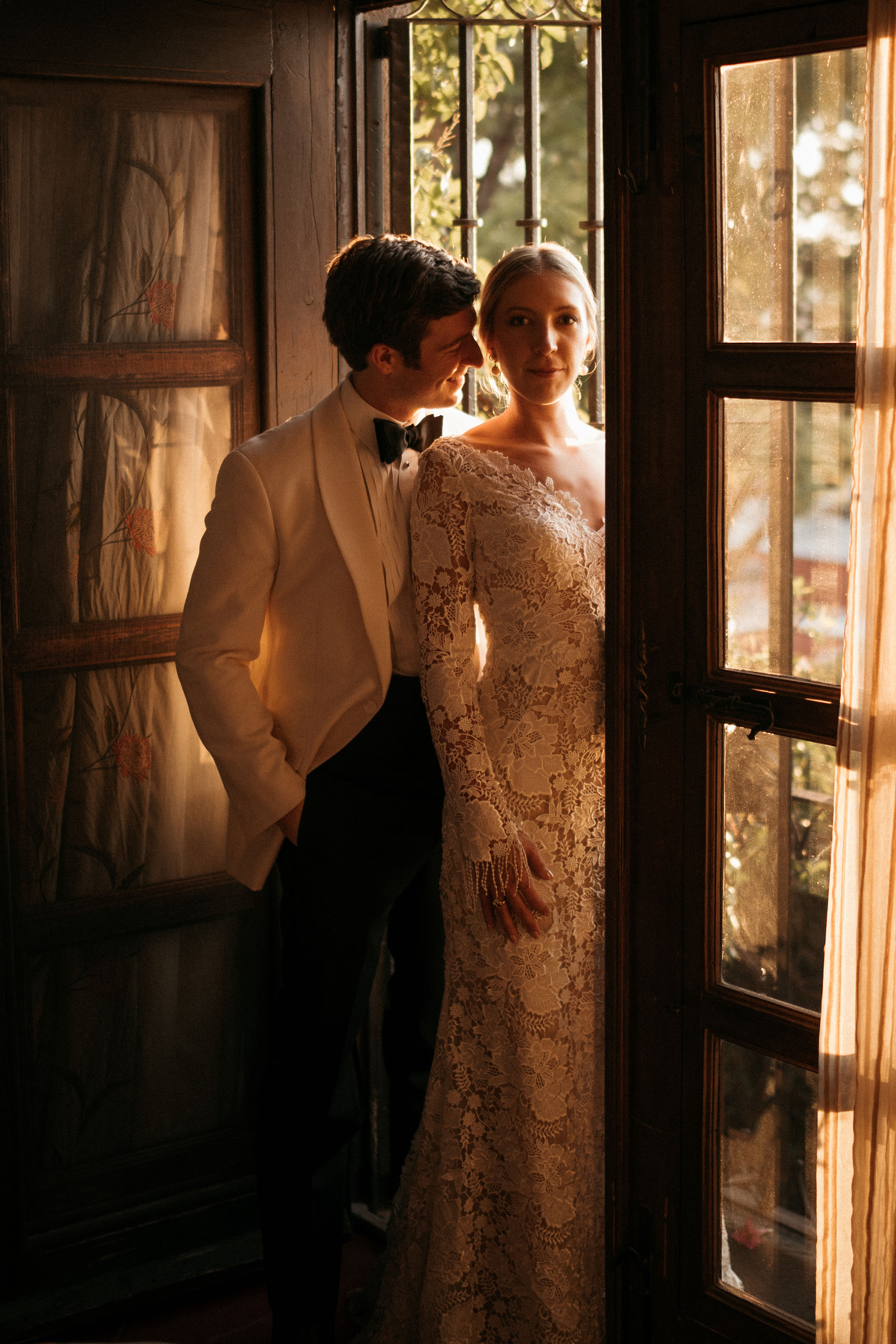 What to Write in a Wedding Card - 85 Beautiful Message Ideas + Wishes