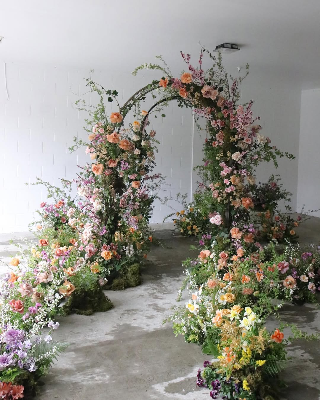 Love in Full Bloom: 10 Wedding Flower Trends That Will Rule 2025