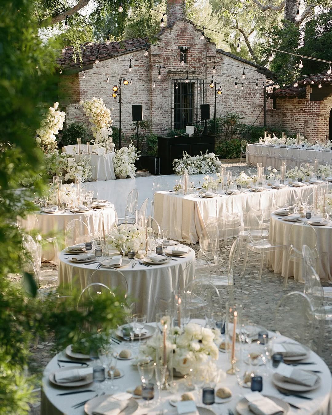 The Ultimate Guide to Wedding Reception Table Layouts: 25 Creative Ideas