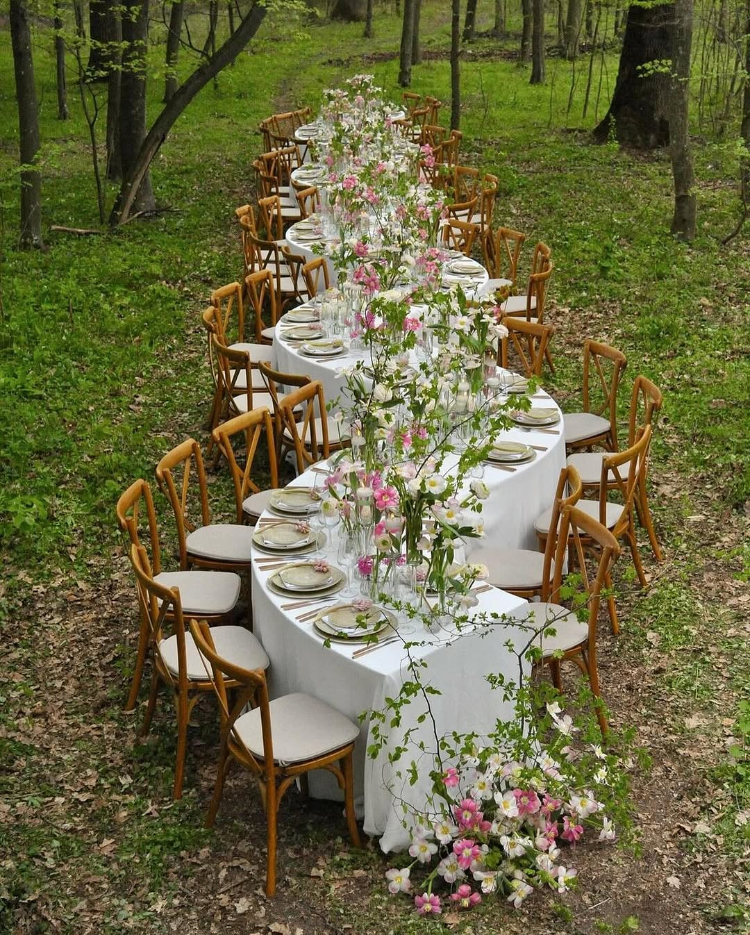 The Ultimate Guide to Wedding Reception Table Layouts: 25 Creative Ideas