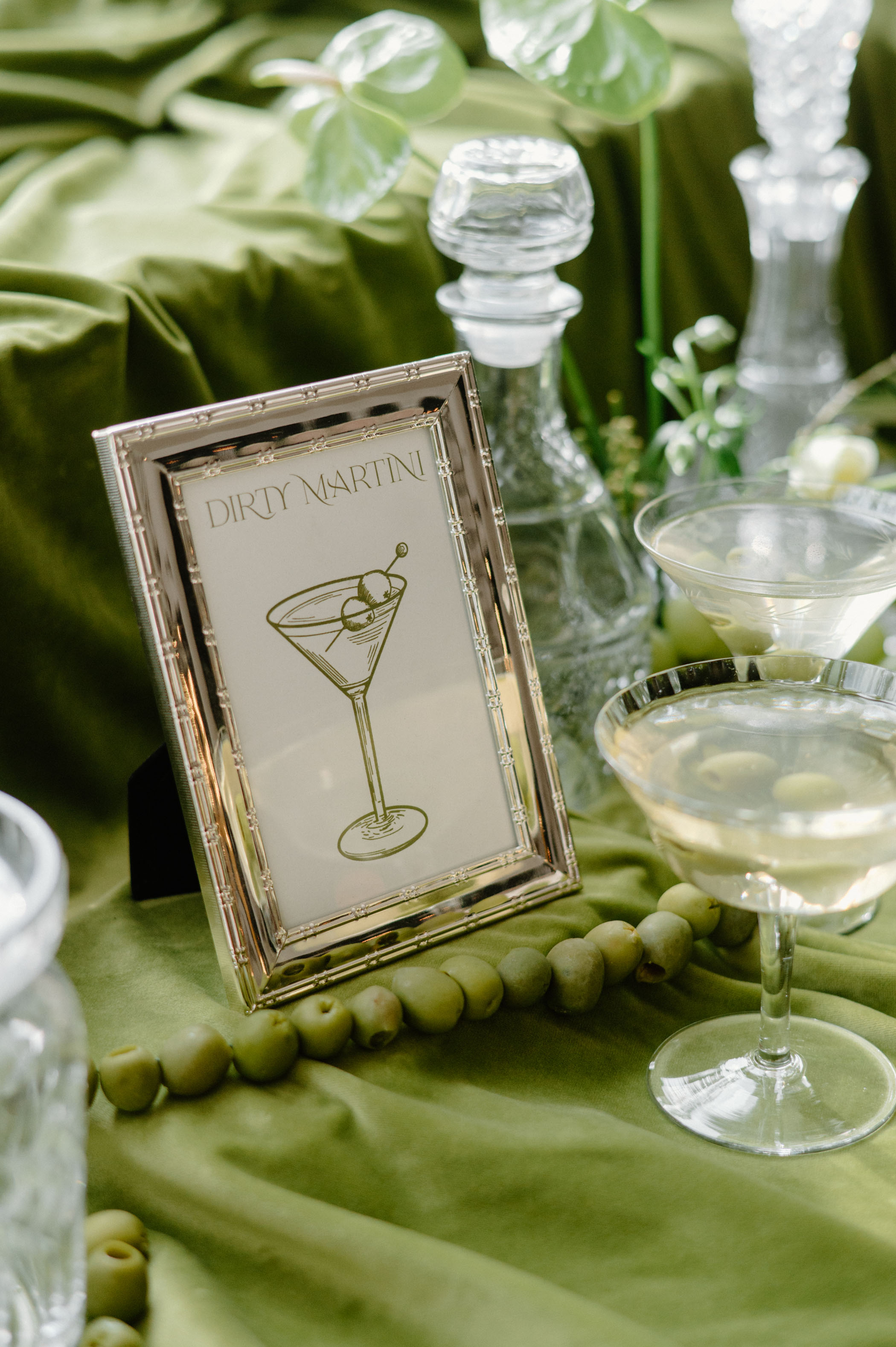 Going Green: This Trendy Bridal Shower Inspo Was Drenched in Lush Green ...