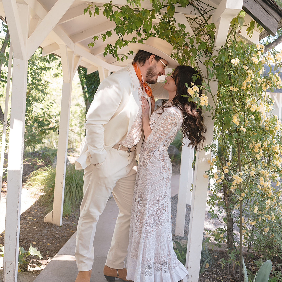 The Bride Wore An Antique Edwardian Wedding Dress to This Darling ...